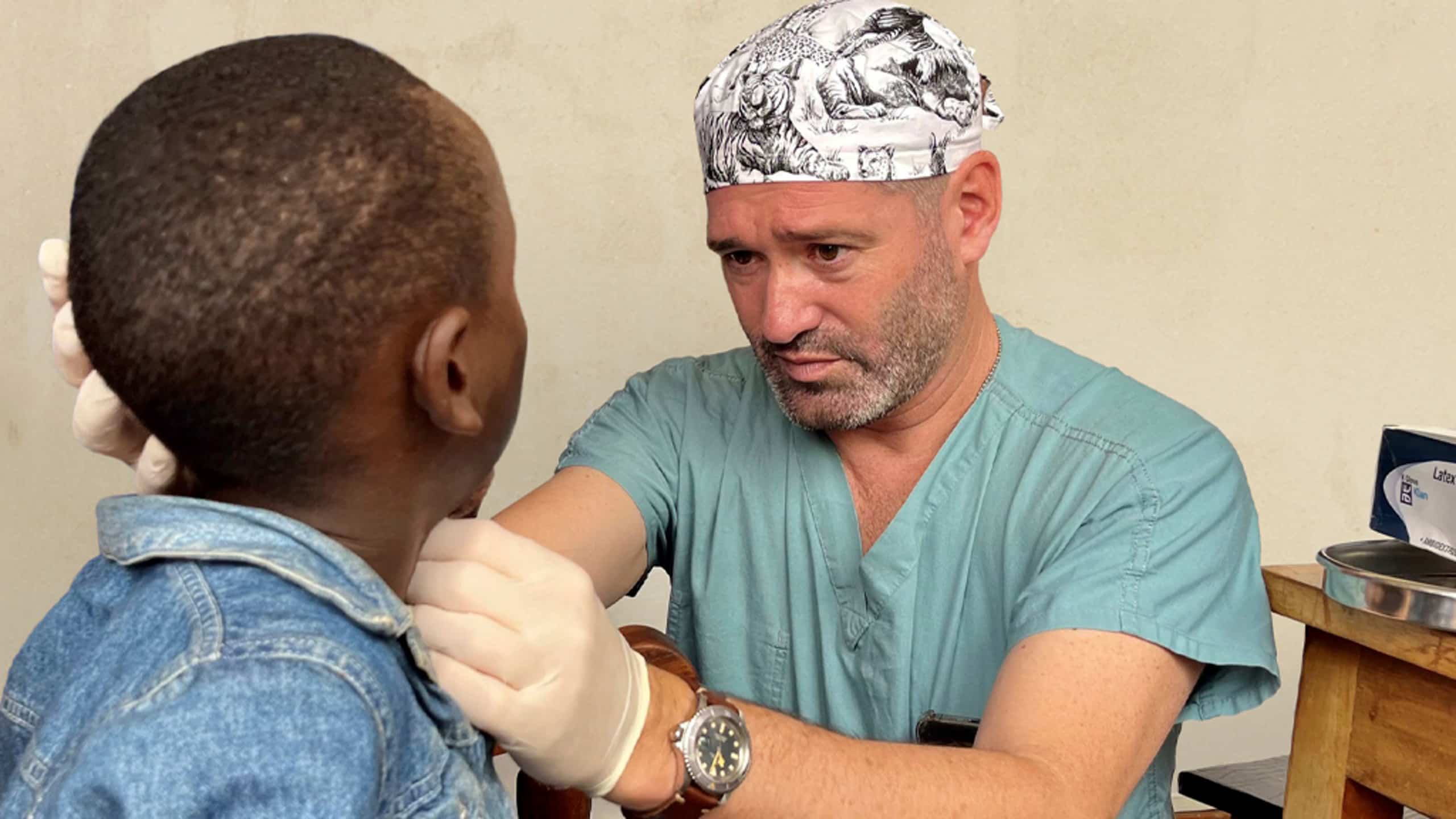 Un pas à la fois | Chirurgie plastique : reconstruire la vie | TÉMOIN ...