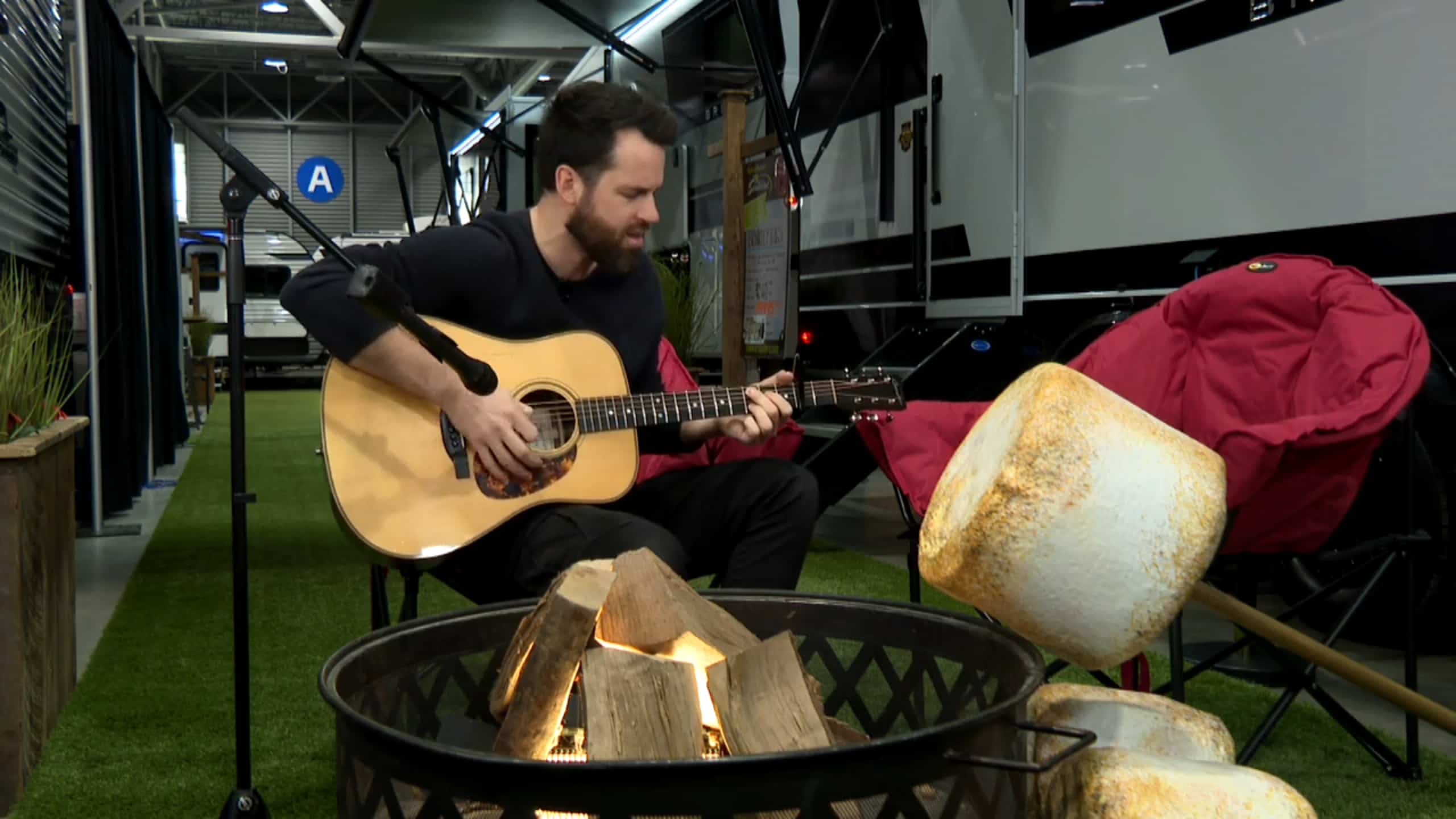 David Paradis nous offre une performance musicale touchante | Pleins ...