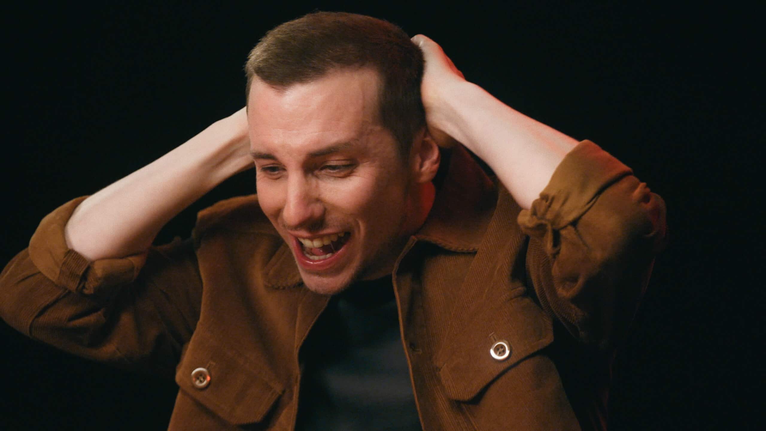 Pier-Luc Funk, compétitif jusqu'au bout de la langue | Hot Ones Québec | illico+